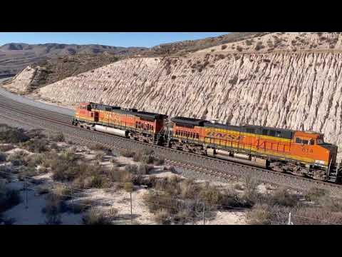 BNSF Cajon Pass summit power compilation featuring NS and KCS 30 October 2022 - YouTube
