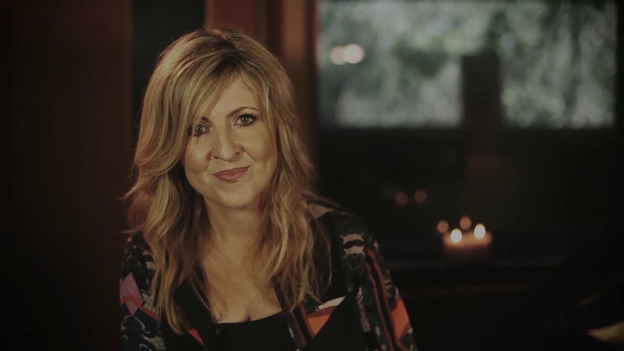Darlene Zschech - Story Behind Victor's Crown - YouTube