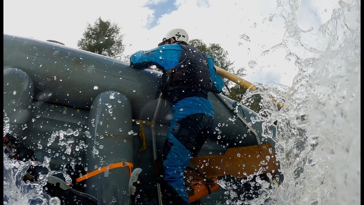Raft Flip on California Salmon, April 29 - YouTube