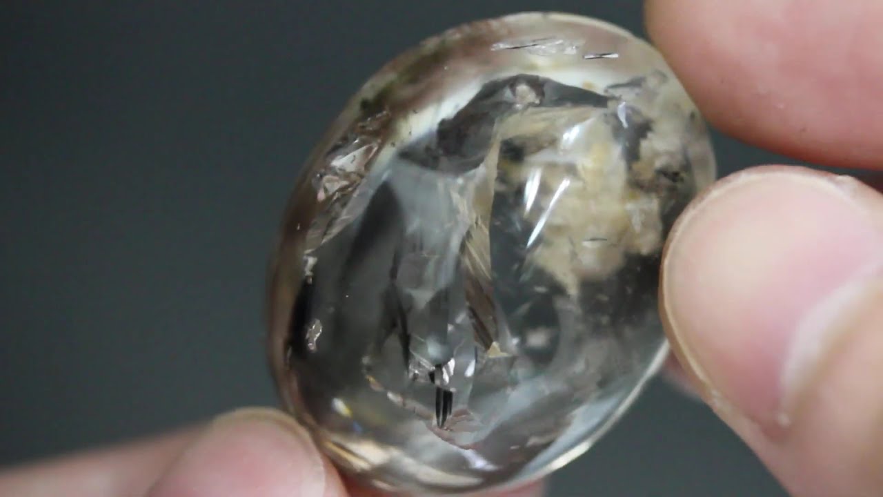 【自由が丘 AMERI】水入り水晶ルース WICLS-019 - YouTube