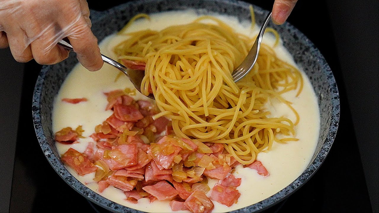 Pâtes crémeuses : recette pas à pas à la sauce blanche et au jambon ...