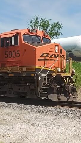 Railfan's Brookfield Subdivision BNSF #5905 #6050 Locomotive 🚂 Enigneer 👋 E - THHNAM at New ...