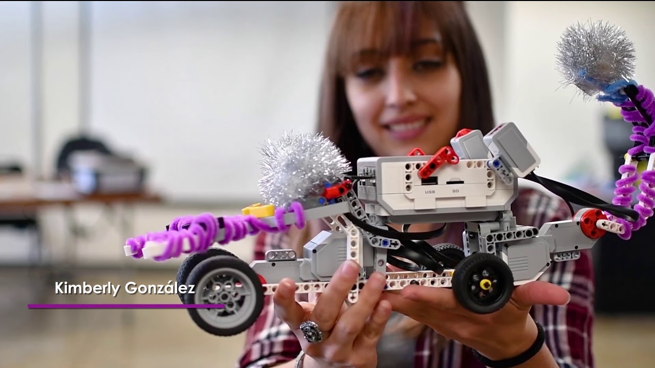 Desarrollo de habilidades STEM para las mujeres del futuro - YouTube