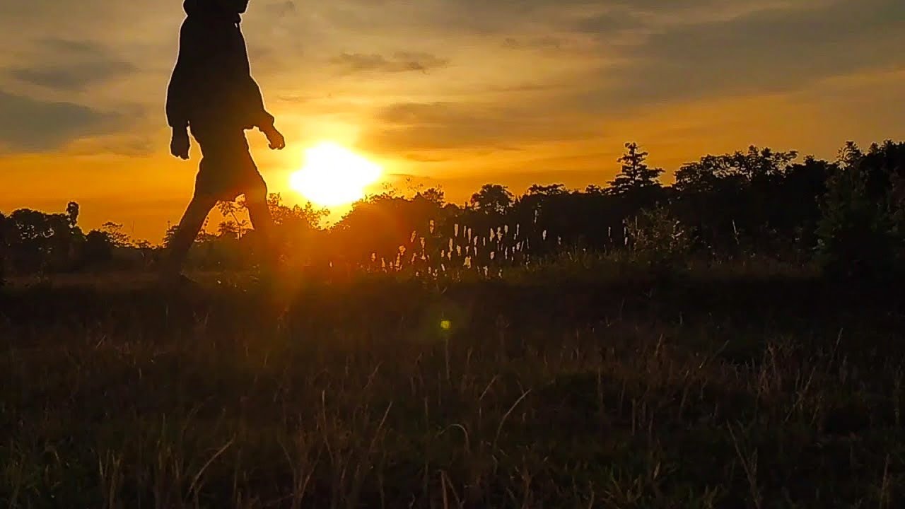SINEMATIK ORANG BERJALAN | Video Estetik Senja | Part 1 - YouTube