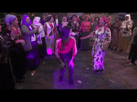 ROMAN SEVERLER  ROMAN KIZI DÜĞÜN DE  ŞHOW  YAPTI TOPRAK PRRODÜKSİYON