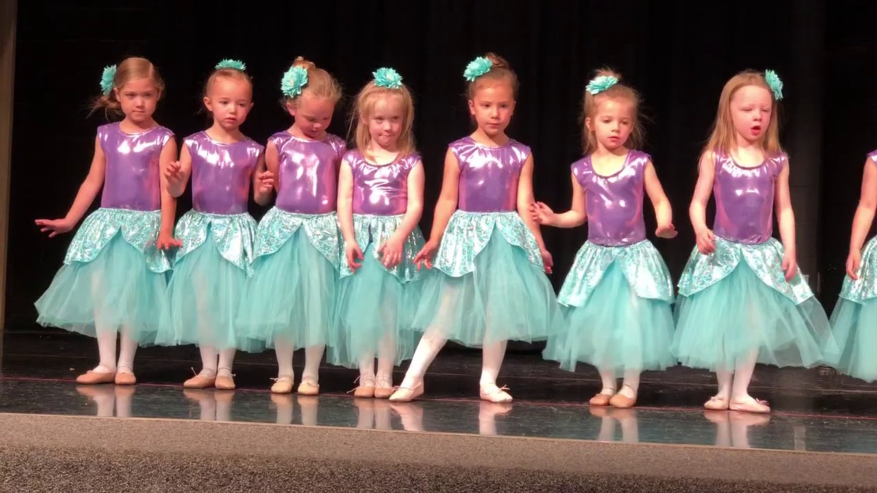 Liz’ Dance recital May 2018 Kiss the Girl - YouTube