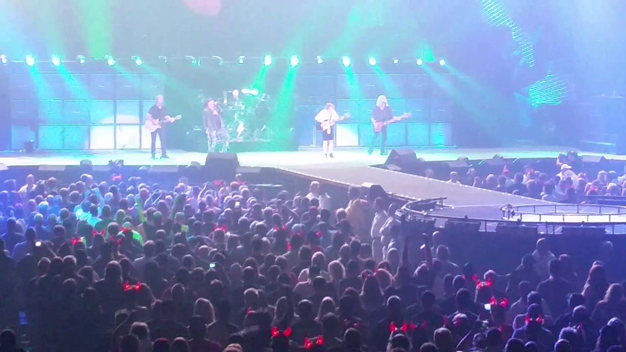 AC/DC LIVE WIRE guitar solo - YouTube