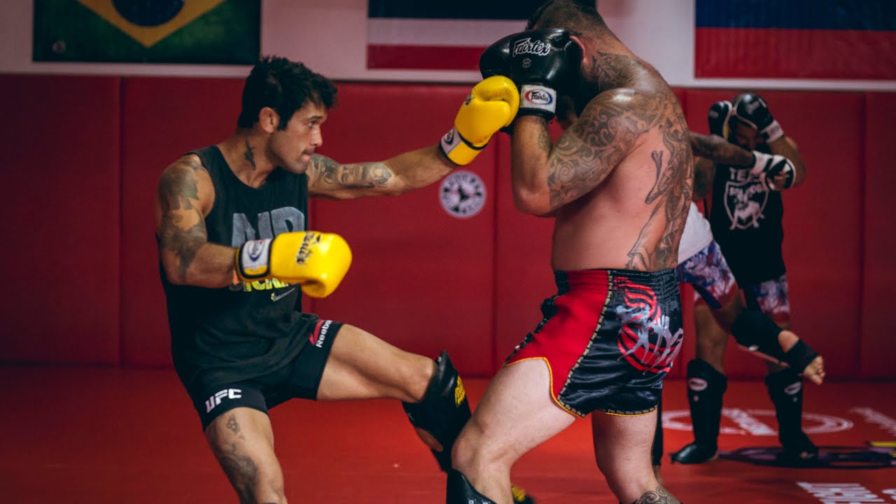 Pro MMA & Kickboxing sparring - Team Soi Dogs Sparring @ phuket top ...