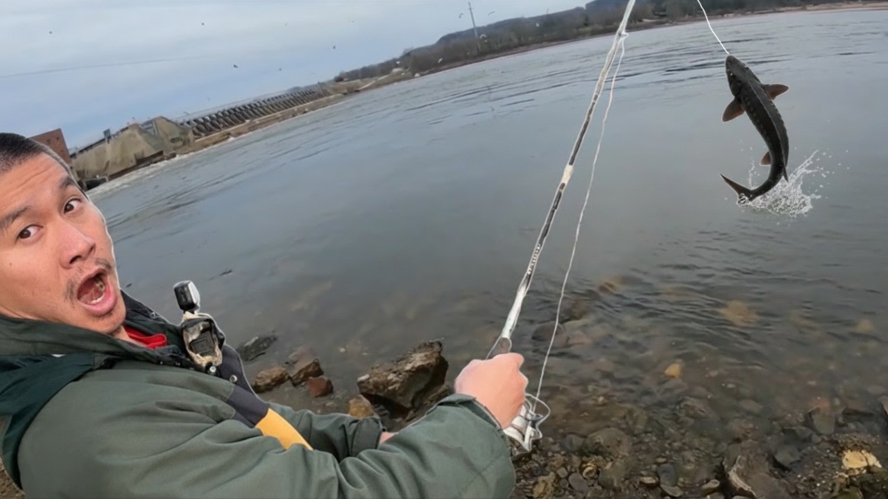 Crazy Double -Up on Massive Fish(40lb+) on the Wisconsin River!! - YouTube