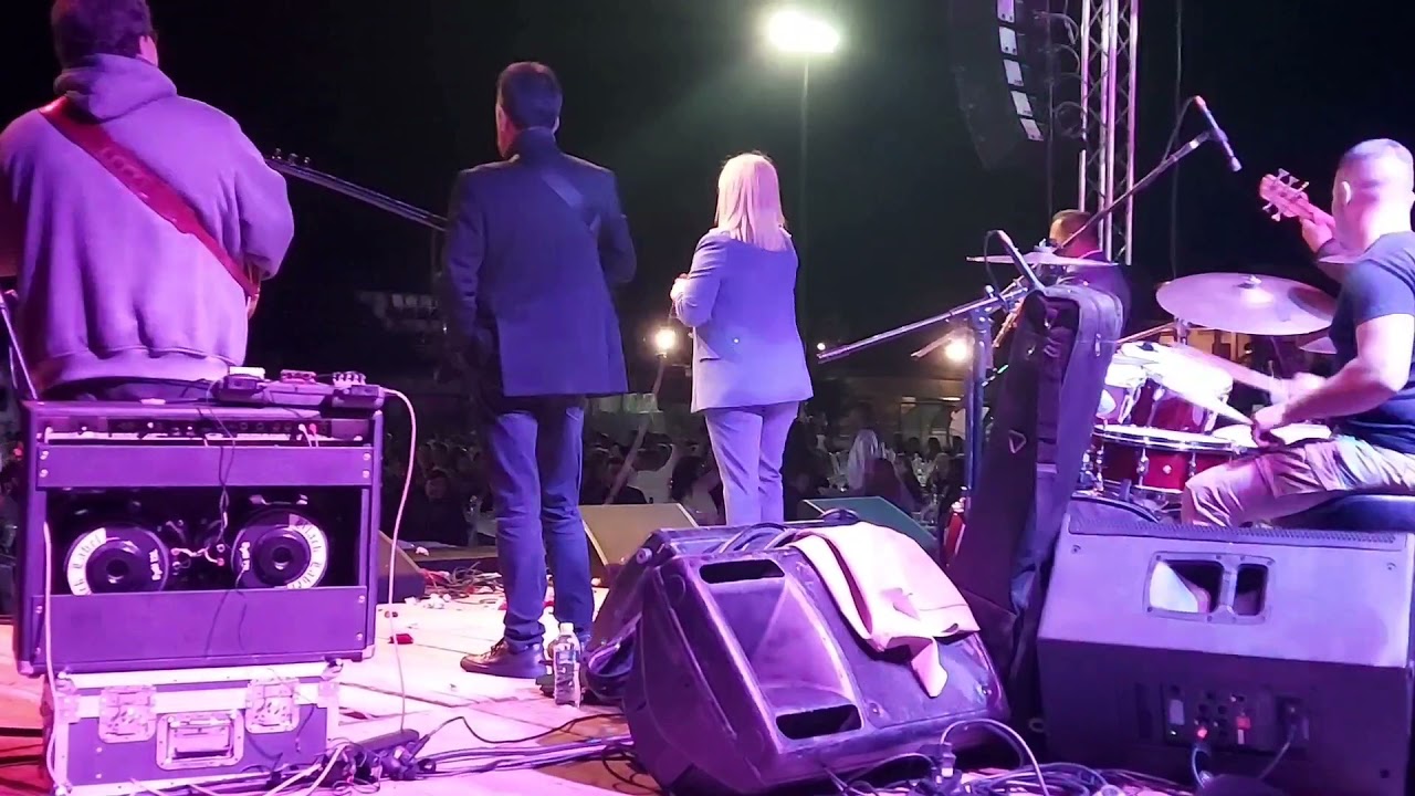 🎤ΧΑΡΑ ΒΕΡΡΑ LIVE🎤🎶Ο ΚΟΚΟΡΑΣ🎶Η ΜΟΥΡΜΟΥΡΑ🎶ΔΩΣ ΜΟΥ ΤΟ ΚΟΡΙΤΣΙ ΘΕΙΑ🎶 - YouTube