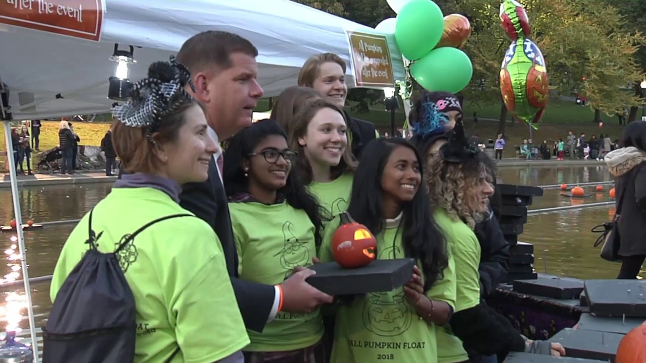 Fall Pumpkin Float 2018 - YouTube