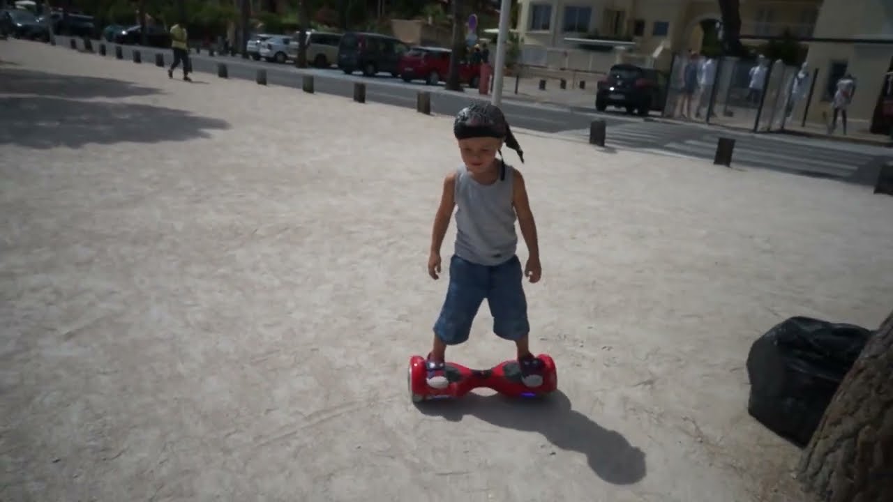 Mini Gyropode Hoverboard pour Enfant Azur Gyroboard - YouTube