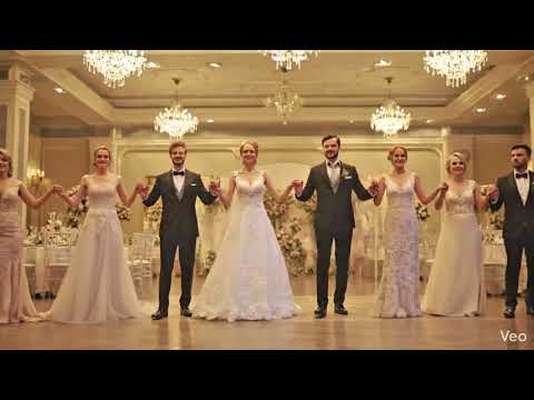 Halay Oynayan Kadınların Renkli ve Coşkulu Anları #halay #kurdish #kurtce #düğün  #gelin  #halaybasi