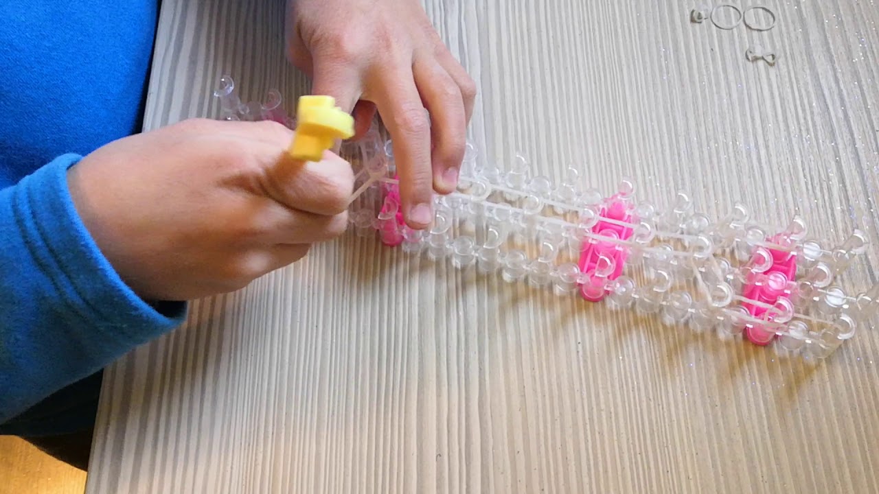 How to do an amazing dog bone with loom bands in 6 minutes with ...