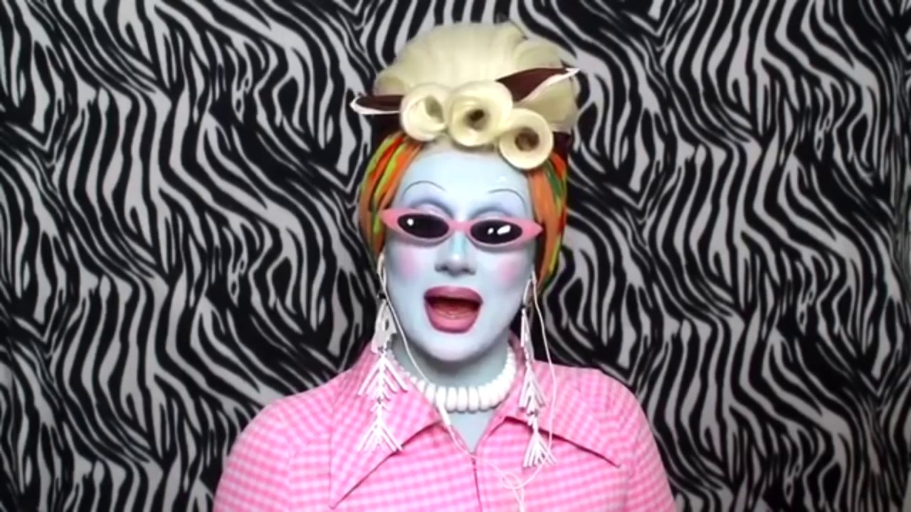 Juno Birch saying “stunning” for 2 minutes and 31 seconds - YouTube