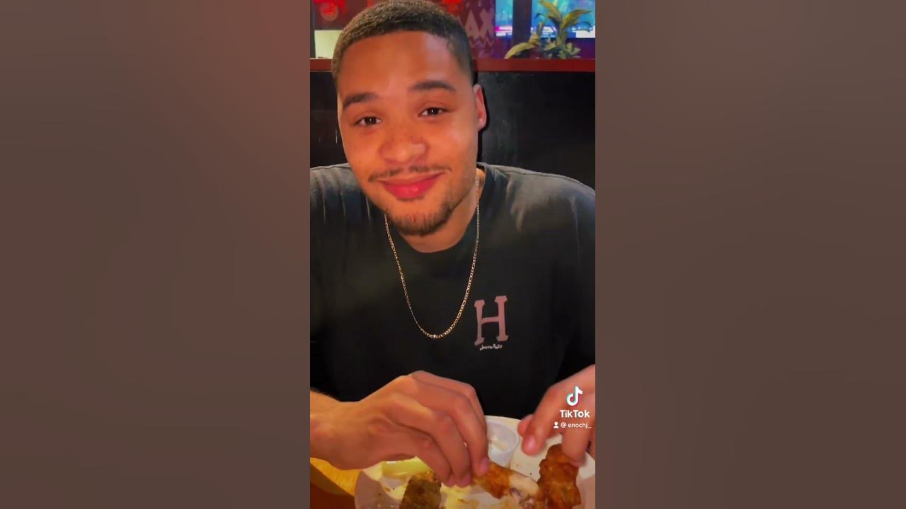 POV: You’re eating wings with SMOOTH PAPI 😏 - YouTube