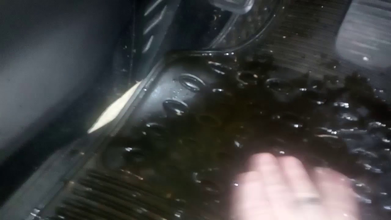 my vauxhall meriva 2016 leaking water - YouTube