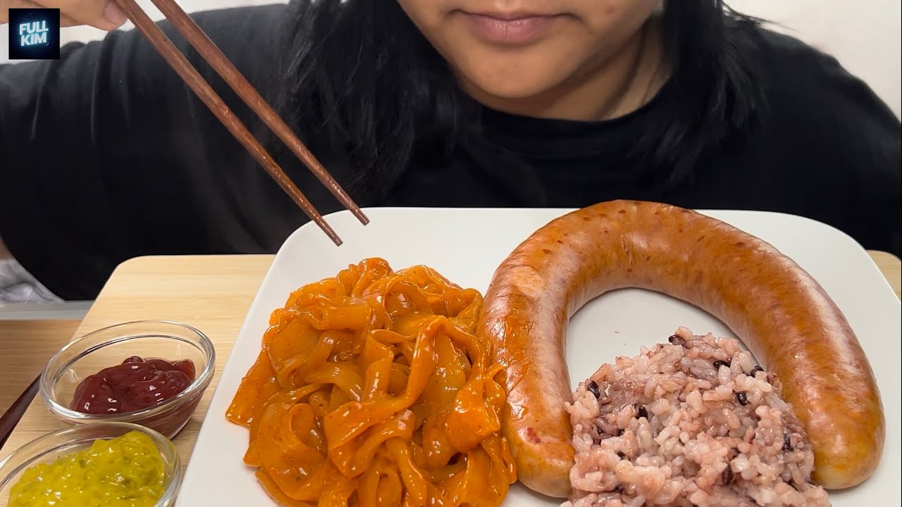 Spicy rose' noodles and kielbasa sausage ^^ Delicious쓰 리얼사운드 :) - YouTube