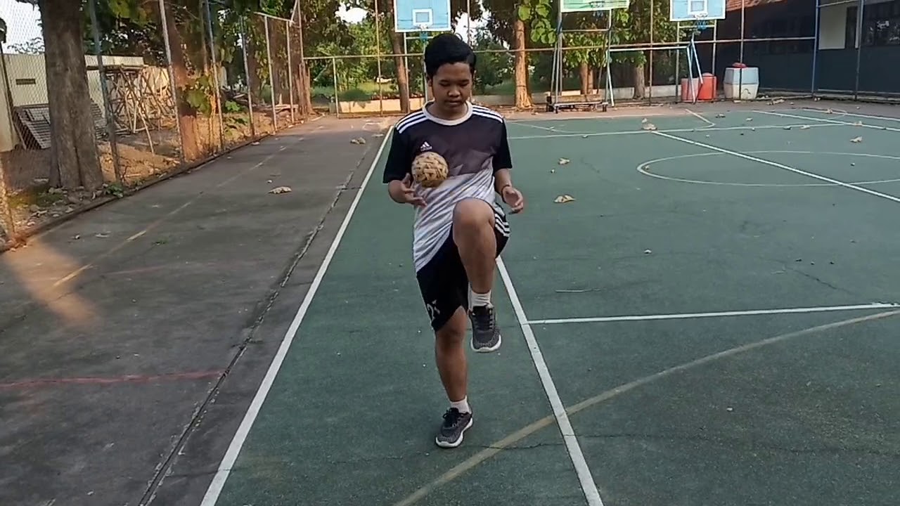 Memaha Sepak Takraw - YouTube
