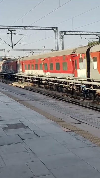 Beautiful Announcement for train 19226 JAT BGKT Somnath Express for arriving on Bikaner Station ...