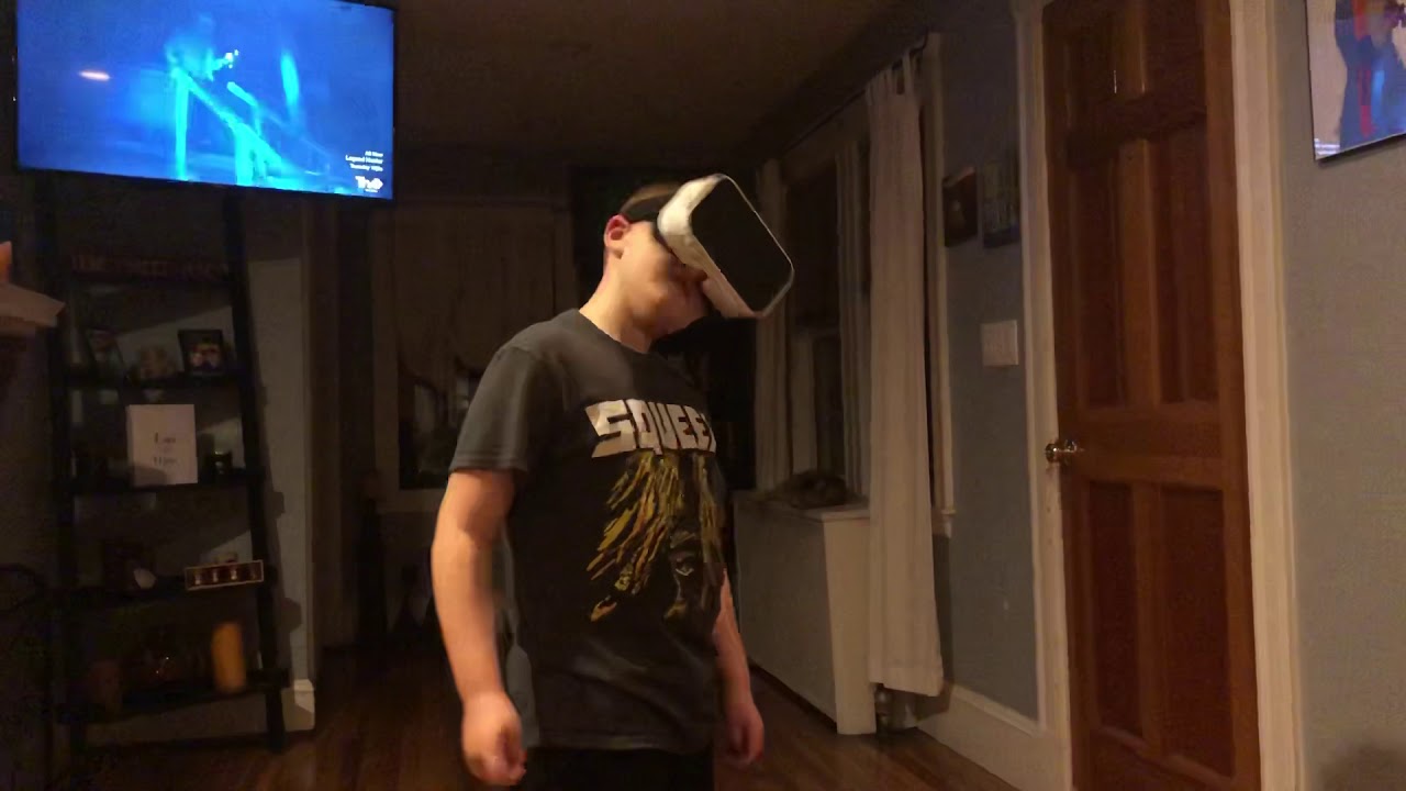 Leo In A VR World - YouTube