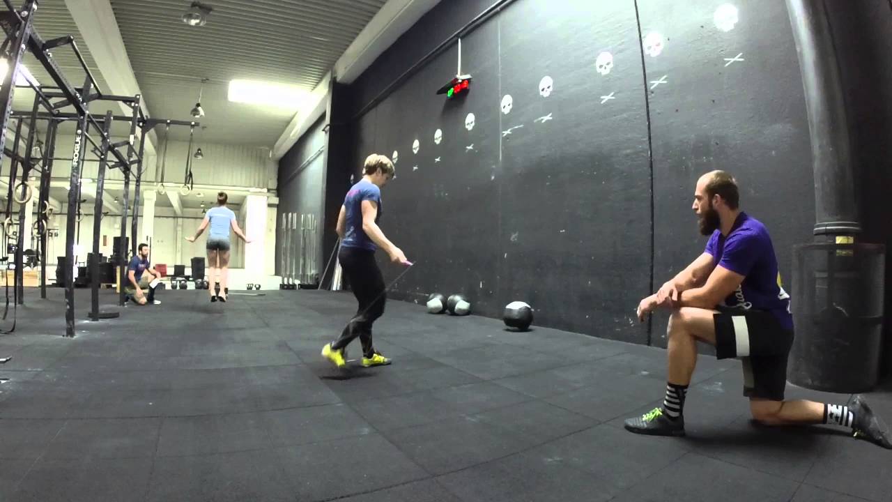 Jennifer Lalanne Team CF montpellier wod 3 FTD 2016 - YouTube