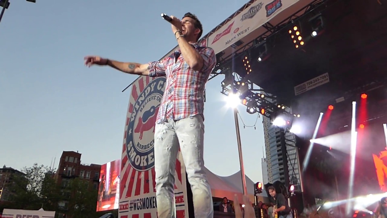 Jake Owen-Live- Finale of "Beachin/Eight Second Ride" - YouTube