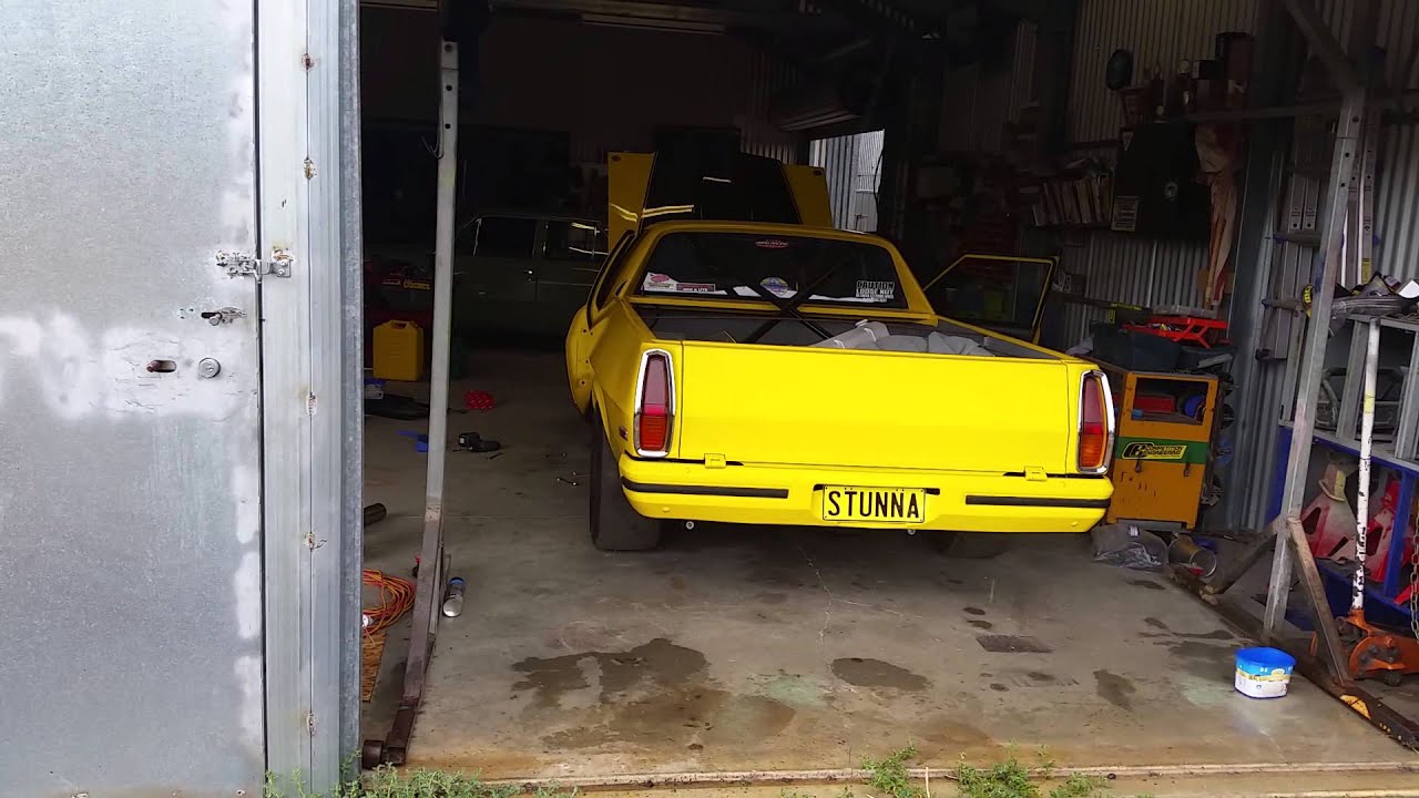 Ls1 with carby and distributor conversion idle - YouTube