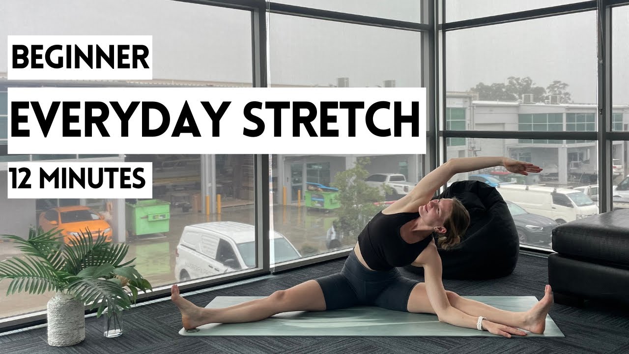 Short Beginner Stretch | Beginner Everyday Stretch | Summa Day - YouTube