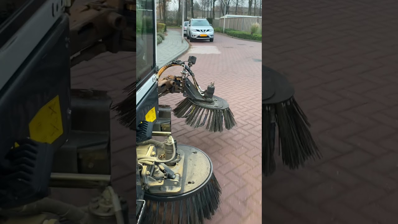 balayeuse Aebi-Schmidt cleango 500 Sweeper love Work ! - YouTube