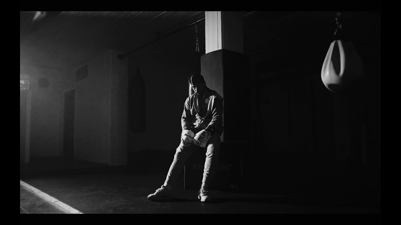 ENZO BENZ - 44 BARRE (Official Visual) - YouTube