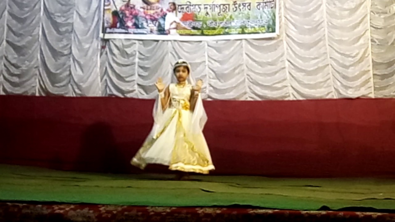 Dance performed on MOMER PUTUL MOMIR DESHER MEYE BY UPASANA SAHA. - YouTube