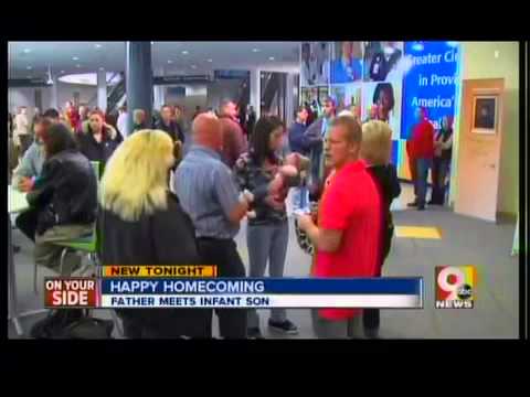 A happy homecoming for a solider who met his son - YouTube
