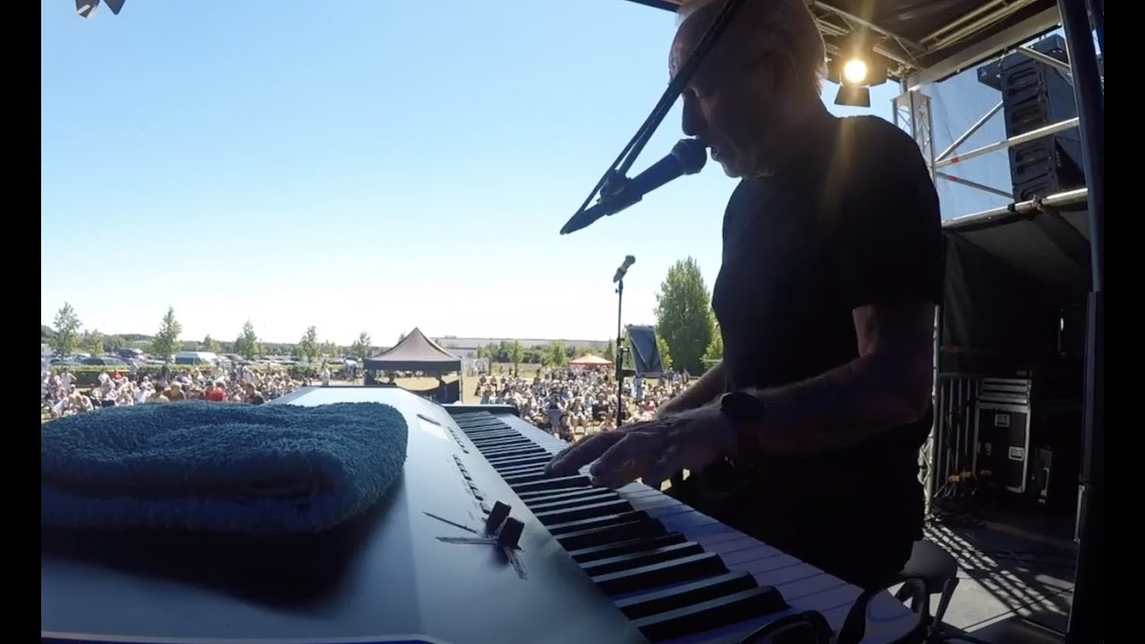 Stan Urban - live on stage from Memphis Mansion - YouTube