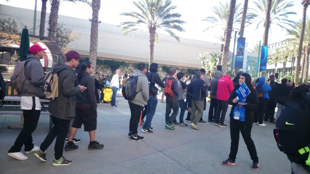 Marvel vs capcom crowd reaction live at PSX16 and Wipeout - YouTube