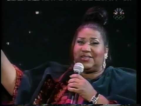 2001 Aretha Franklin's Tribute on Ice - Opening Ensemble (with Aretha Franklin) - YouTube