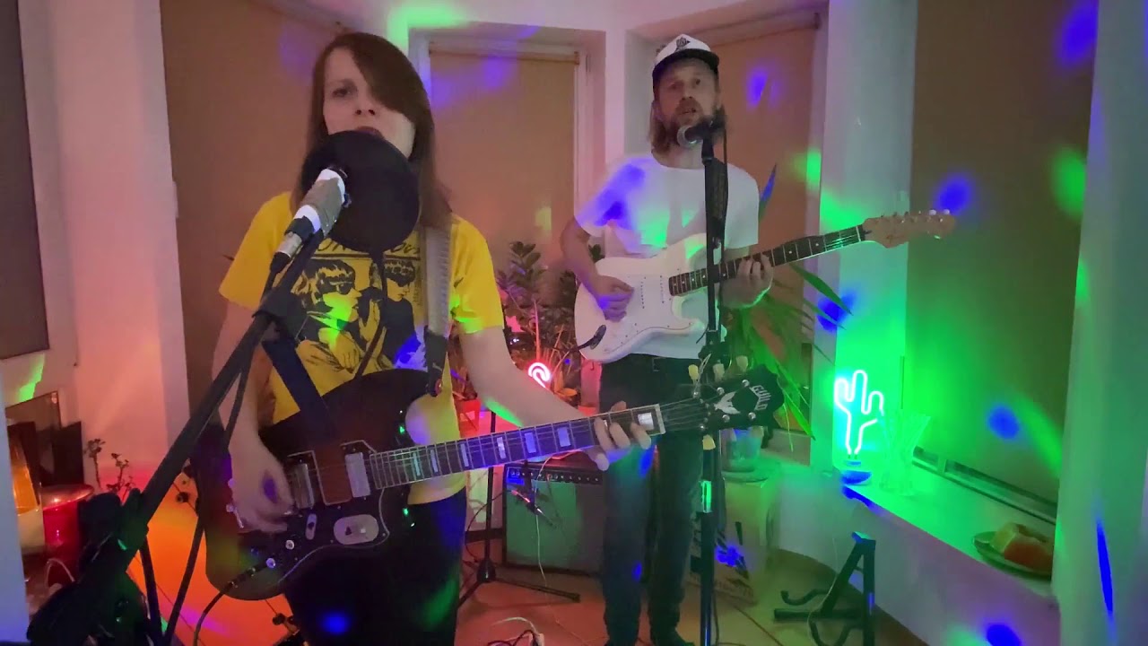 IZZY AND THE BLACK TREES “Kite Dancer“ - YouTube