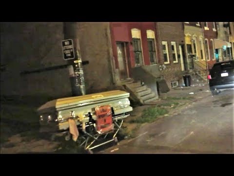 WEIRD SIGHT AT NIGHT IN PHILADELPHIA HOOD - YouTube