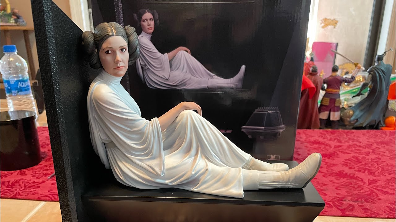 Star Wars Princess Leia Statue - YouTube