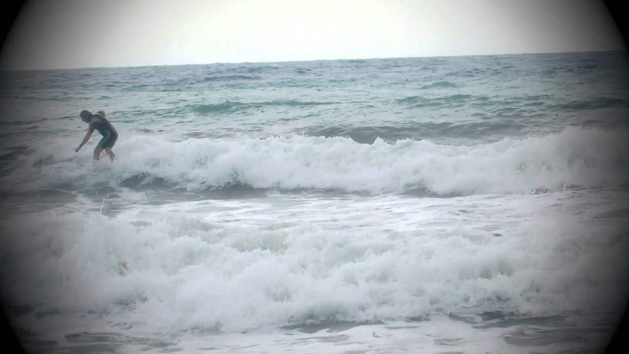 Surfing in Levanto Italy - YouTube