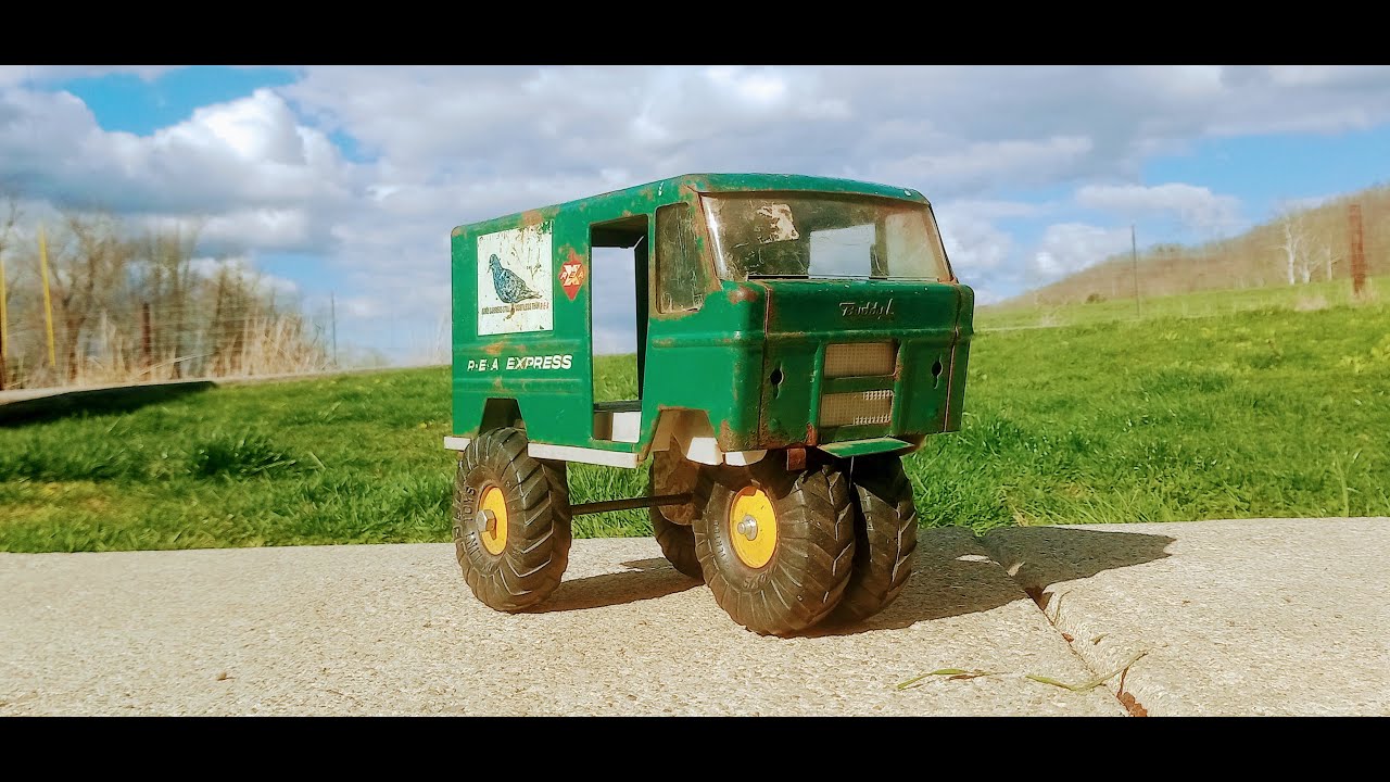 FAMILY DAY GOES ASTRAY WHEN WE BUILD A BUDDY L TRACTOR VAN - YouTube