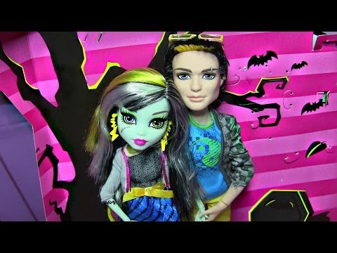 MONSTER HIGH PICNIC CASKET FRANKIE & JACKSON DOLL REVIEW VIDEO !! :D