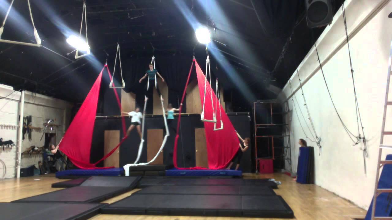 What's so great about the Echo Theater Company? - YouTube