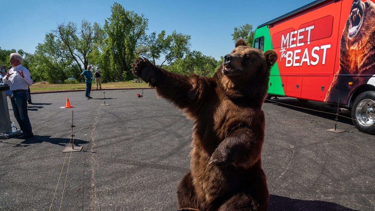 ‘It's time to unleash the beast.’ GOP recall candidate campaigns with ...