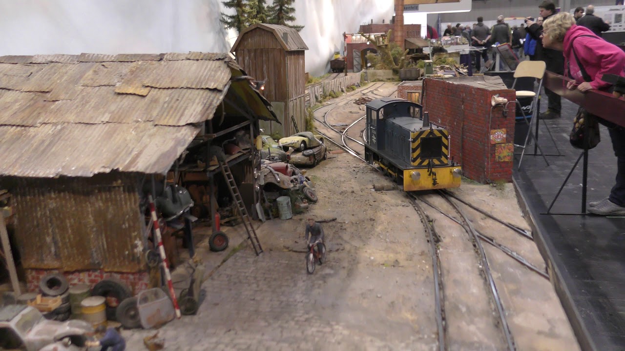 Shunting loco - YouTube