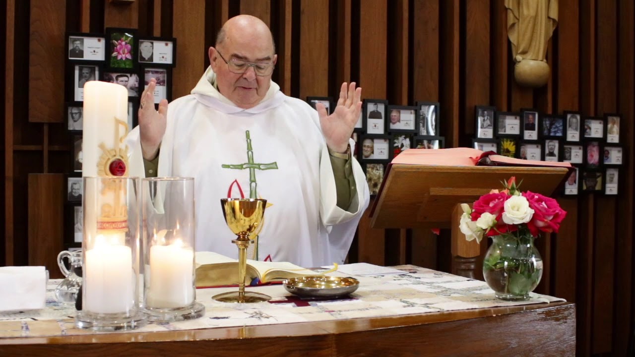 Tuesday Mass with Fr. John Roche, SS.CC. at the Damien Residence - YouTube