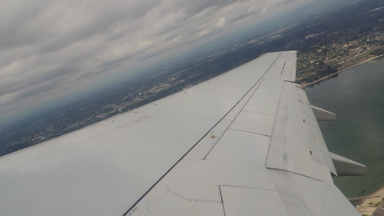 Sun Country Airlines Boeing 737-700 [N713SY] push back, taxi, and ...