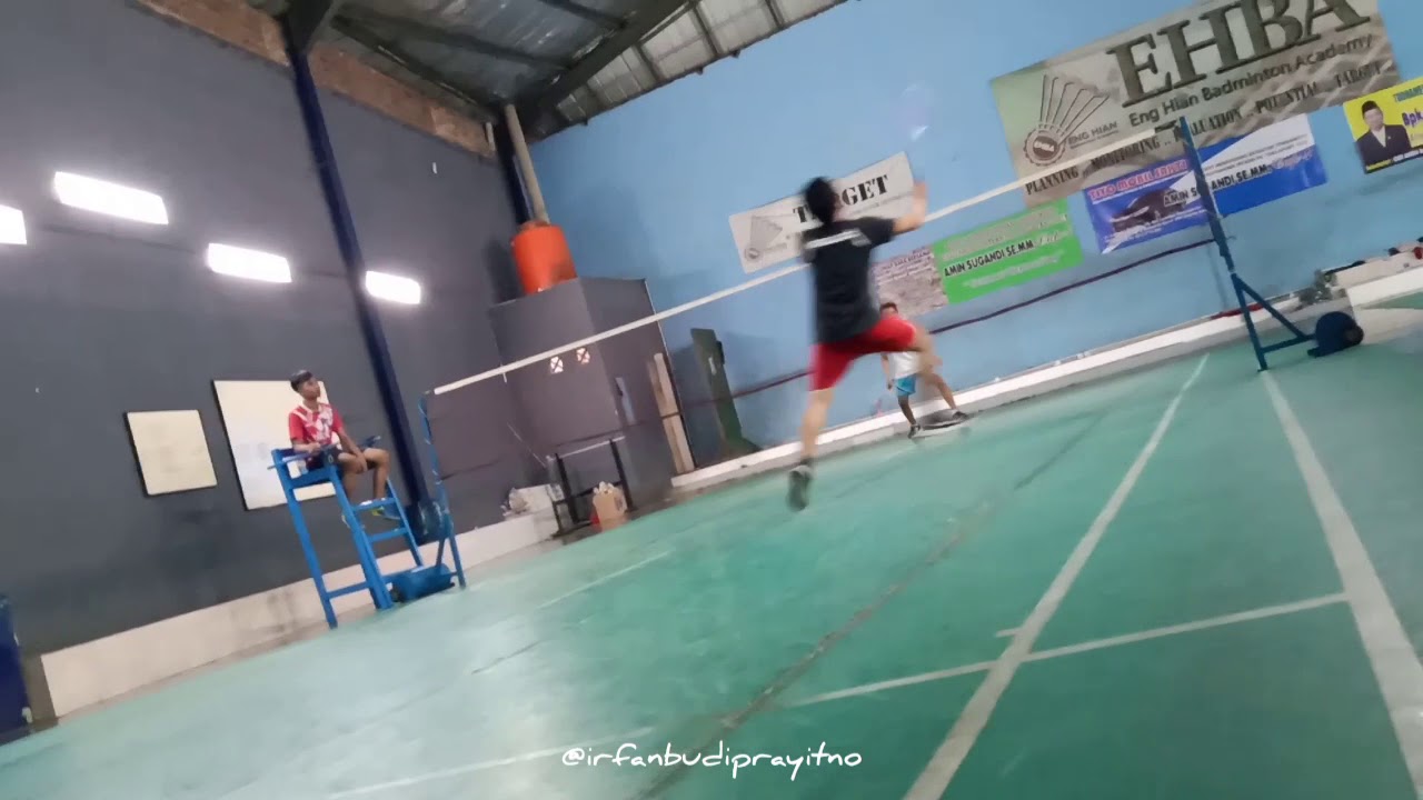 Belajar tehnik dasar bermain badminton - YouTube