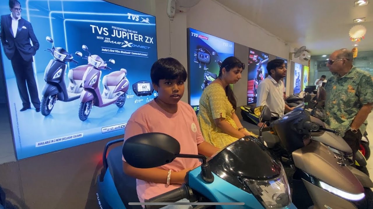 Finally Scooty Book kar di - YouTube