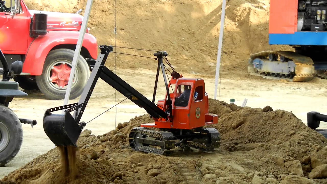 Unit Cable Hoe Travel & Dig - YouTube